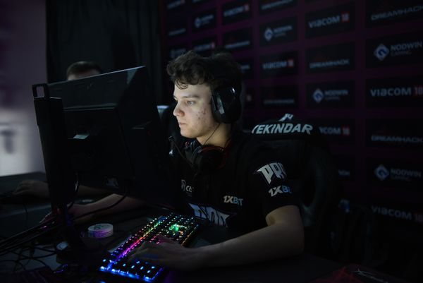 Ce setări folosește YEKINDAR, tânărul jucător de CS:GO al organizației ...