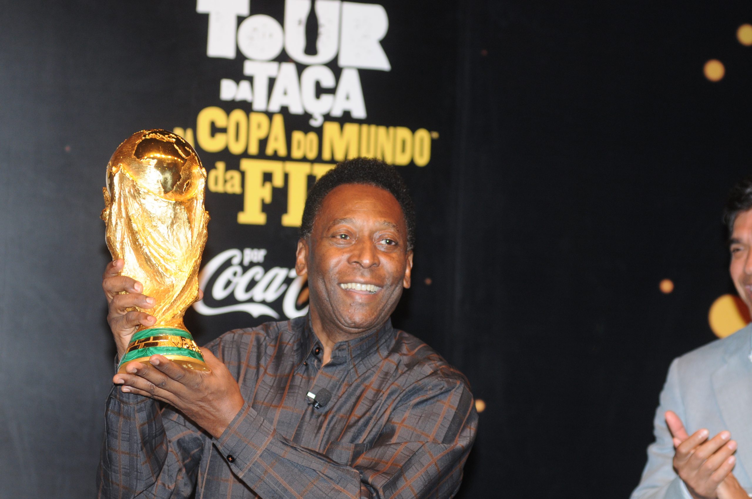 Descoperire hazlie făcută în FIFA: Ce poză a ales EA pentru cardul Pele