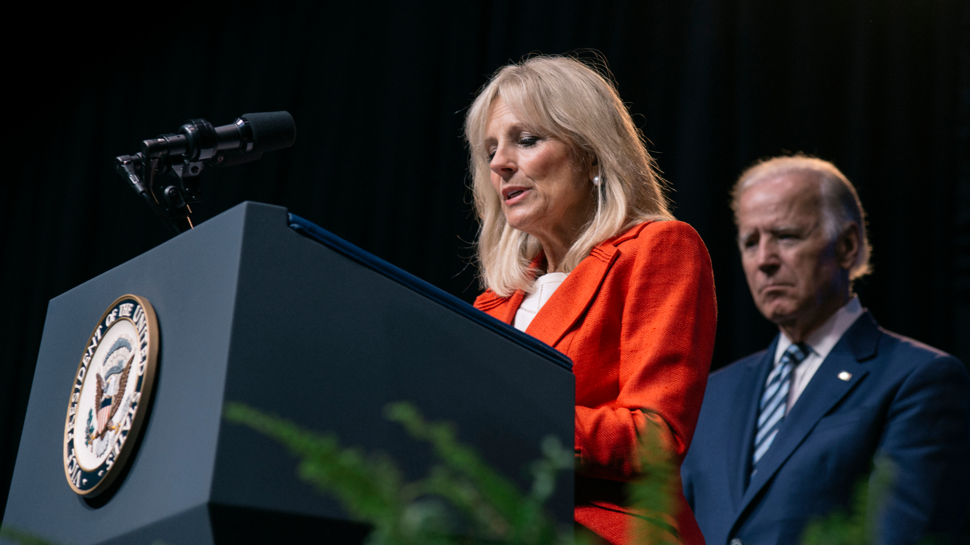 Rochia purtată recent de Jill Biden, controversată, dar apreciată de ...
